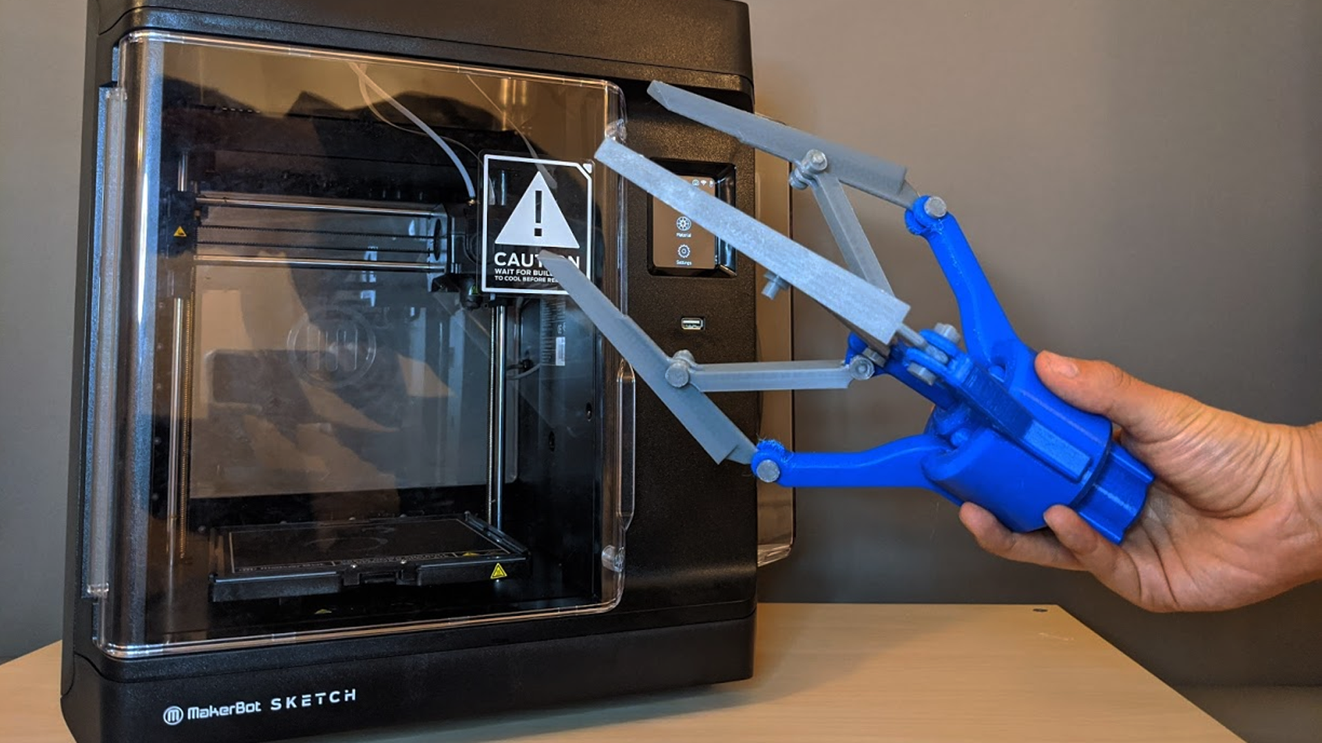 Project Download: Print Your Own Claw on the SKETCH Classroom