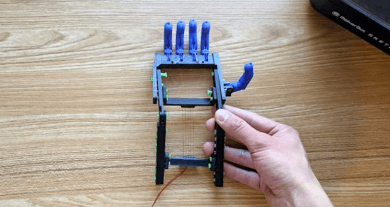Free Lesson Build a Prosthetic Robohand with 3D Printing | MakerBot